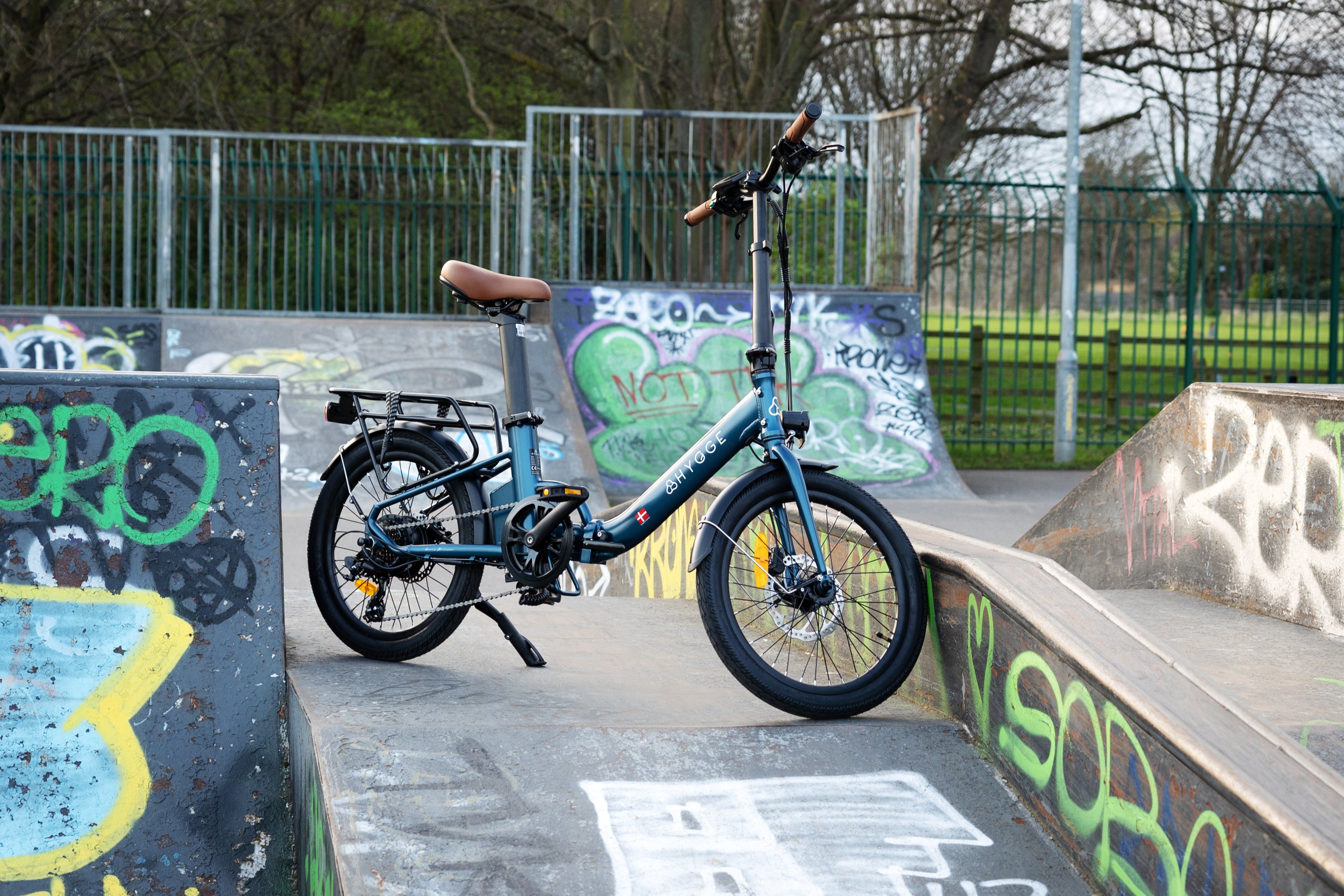 Hygge Virum Step Foldable Navy E-Bike – Synergy E-Bikes